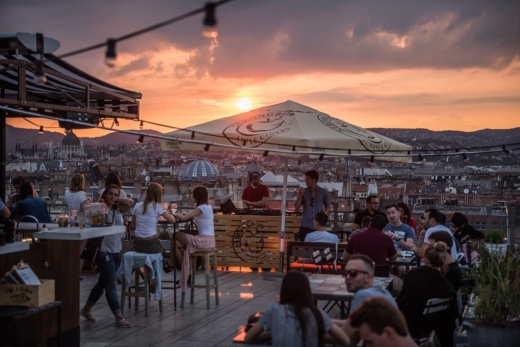 Best Bars and Nightclubs for Tourists | Budapest Airport Transfers